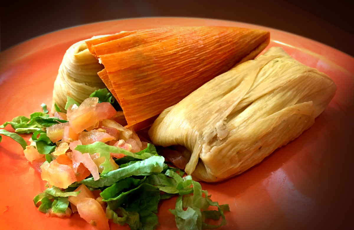 Una Docena (12) de Tamales - Sancho's